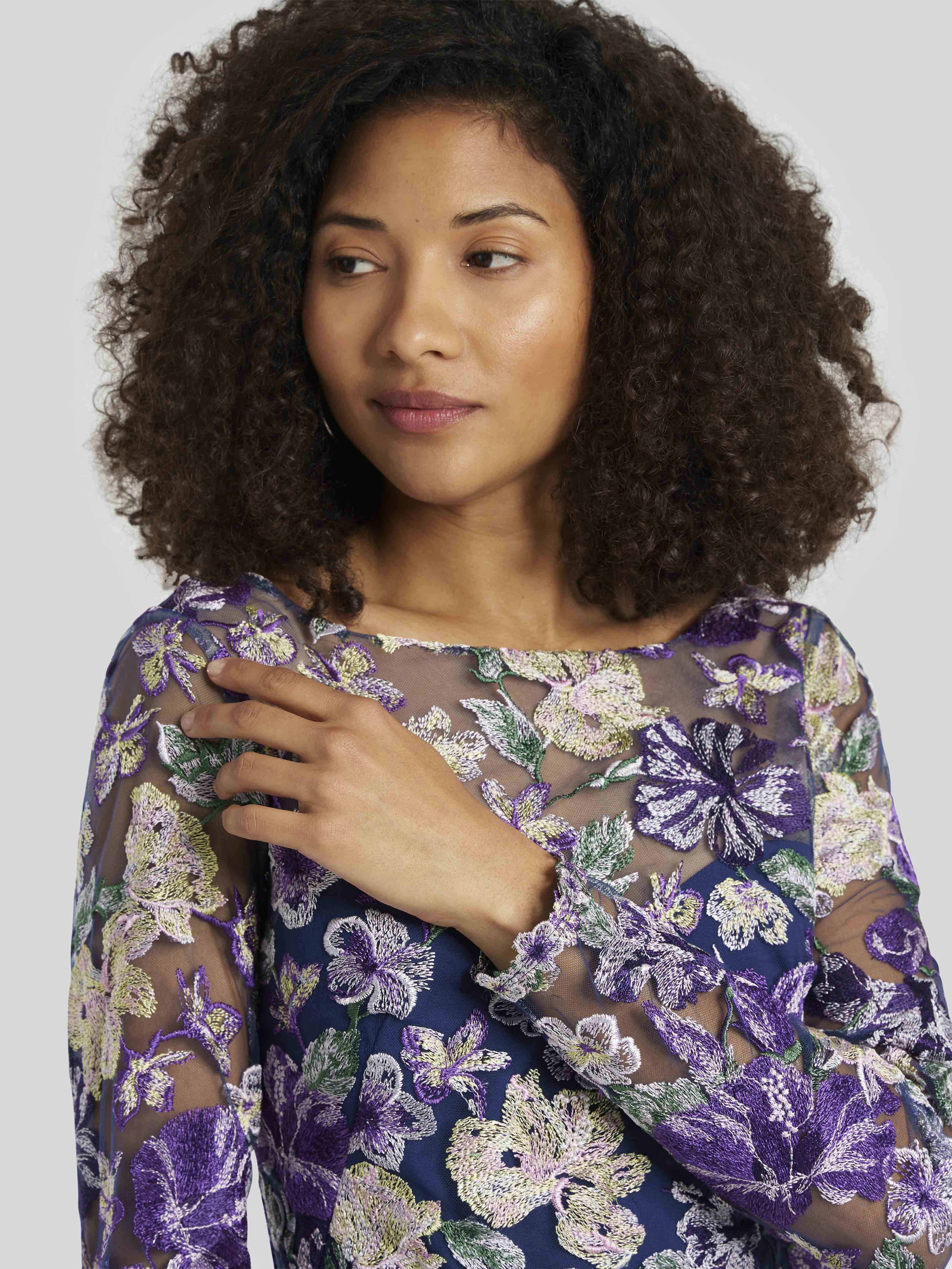 PKZ.CH | Fashion Online-Shop | Grosse Auswahl an Top-Marken. Kleid mit Blumen-Stickerei